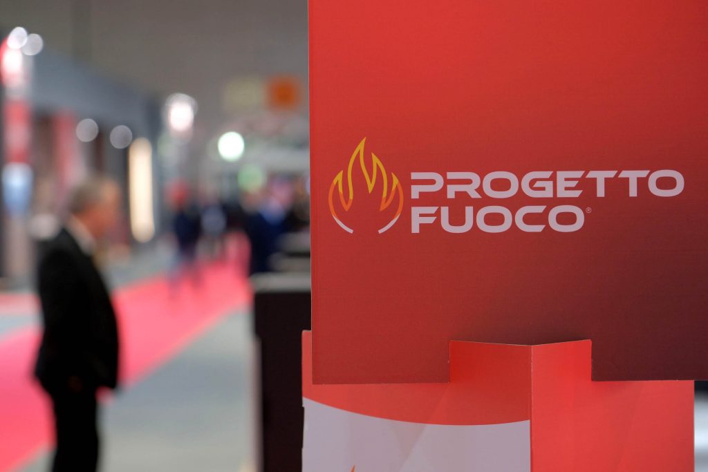 Progetto Fuoco 2026 : l'intelligence du feu, entre brasier ancestral et ...